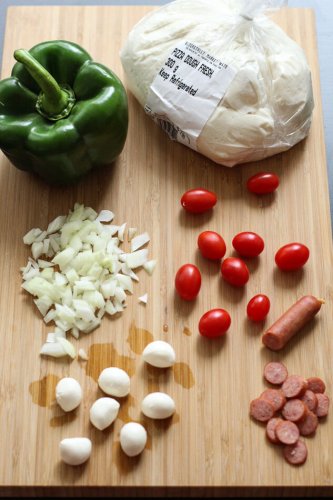 Party-Friendly Mini Pizzas - The Girl on Bloor