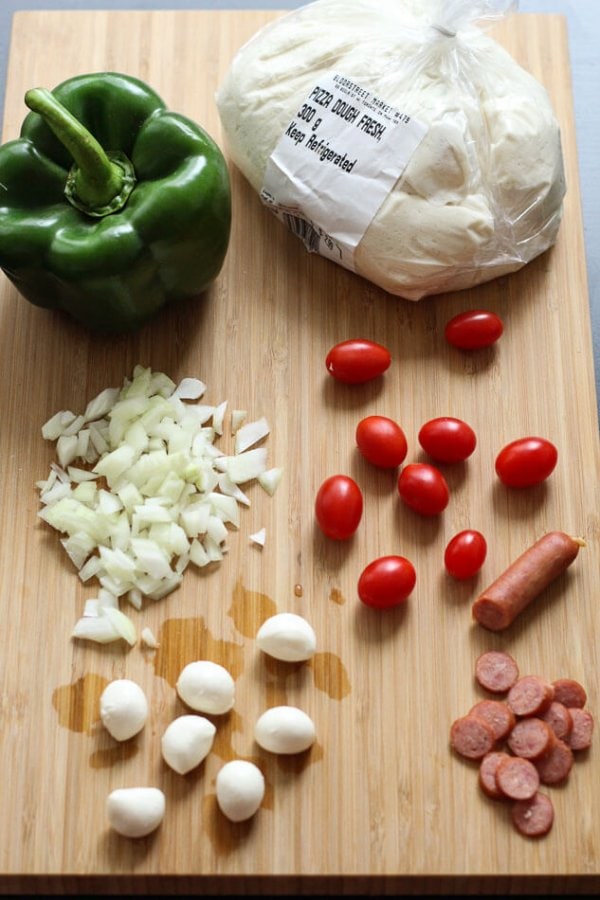 Party-Friendly Mini Pizzas - The Girl on Bloor