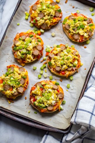 Freezer-Friendly Mini Breakfast Pizzas | The Girl on Bloor